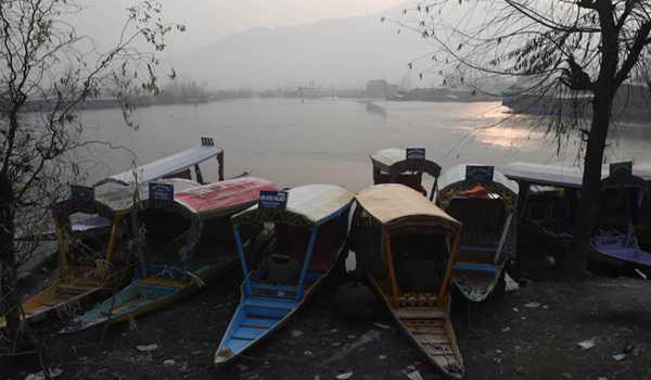 Severe cold, dry weather continues in Kashmir